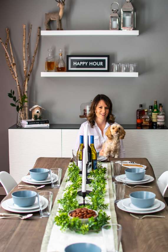 Simple Holiday Tablescapes: How To Decorate Your Table For Holiday ...